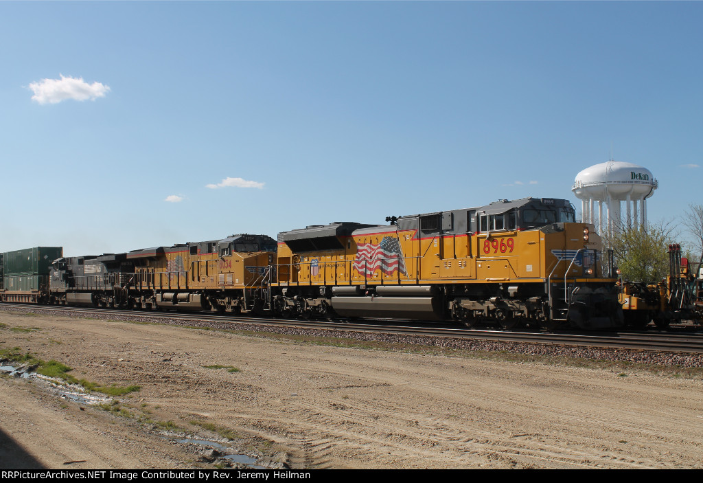 UP 8969 & others (3)